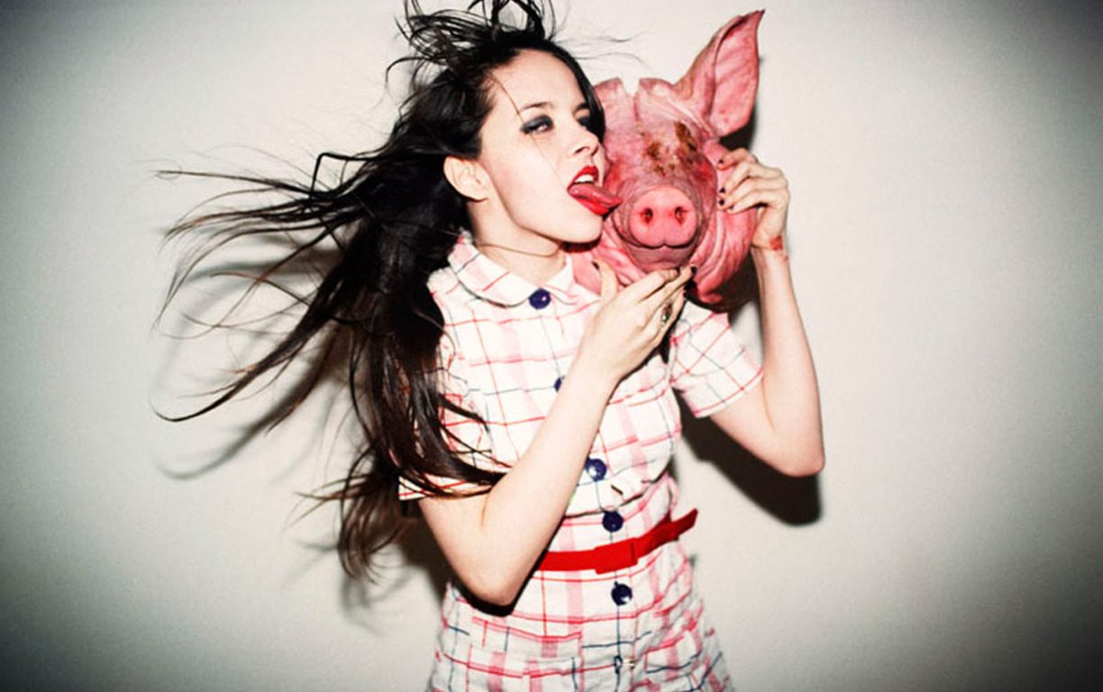 LISTEN: Le Butcherettes Release New Tracks From Album Cry Is For The ...