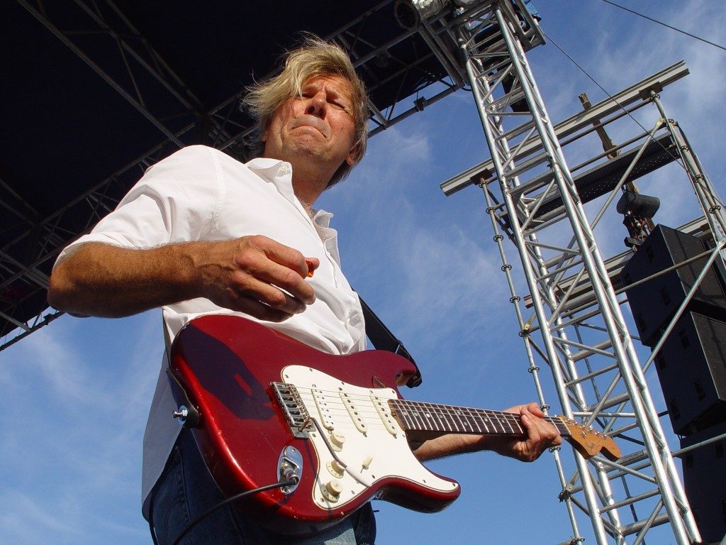 Rod Stewart Guitarist Jeff Golub Has Died - mxdwn Music