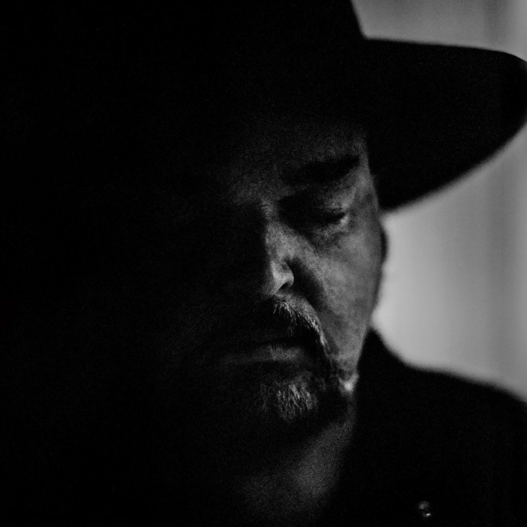 Alain Johannes Announces New Album Hum for July 2020 Release - mxdwn Music